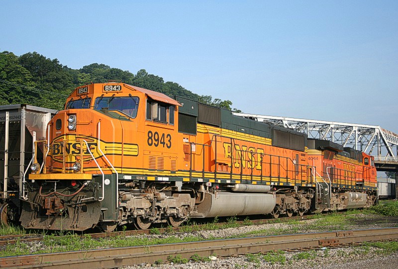 BNSF 8943